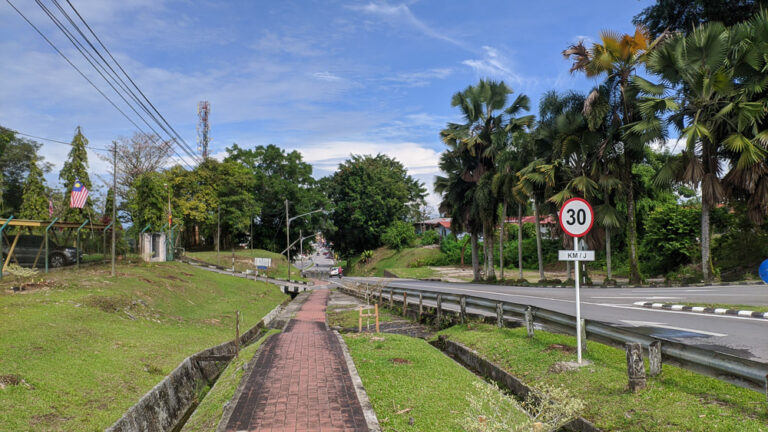 Town on the Baram: Spending 6 hours in Marudi, Sarawak - Urbanist Wanderer