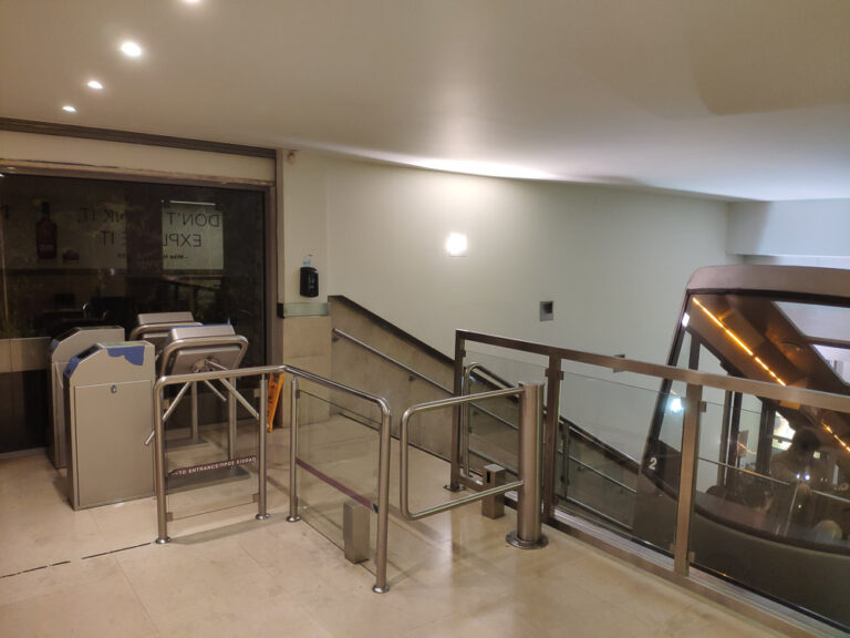 GUIDE | The Lycabettus Hill Funicular - Urbanist Wanderer