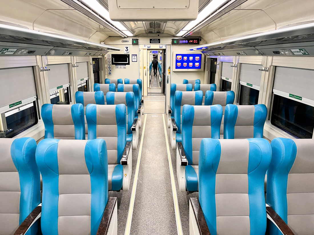 PT KAI: KA Argo Parahyangan 45 from Bandung to Jakarta Gambir ...