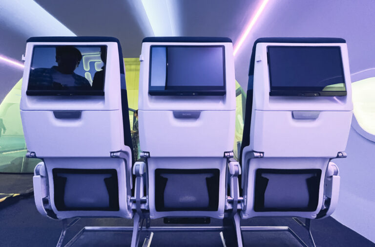 Malaysia Airlines’ new A330neo & A350 Business Class and Economy Class - Urbanist Wanderer