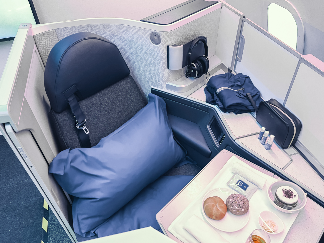 Malaysia Airlines’ new A330neo & A350 Business Class and Economy Class - Urbanist Wanderer