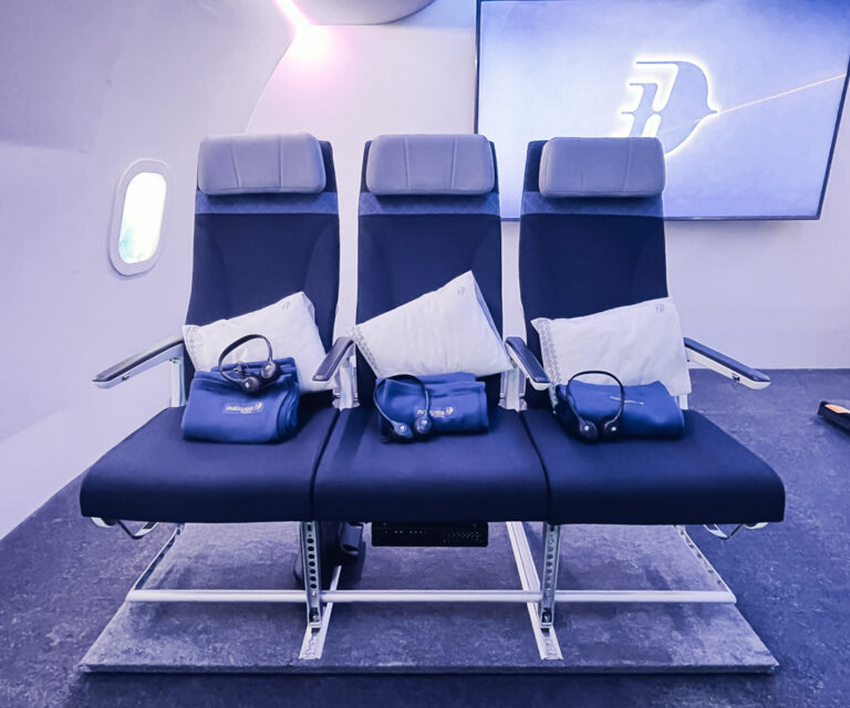 Malaysia Airlines’ new A330neo & A350 Business Class and Economy Class - Urbanist Wanderer