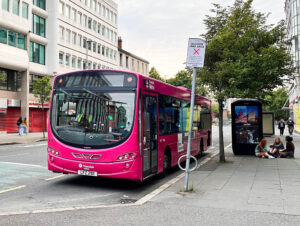 GUIDE | How to use Belfast's pink Metro buses - Urbanist Wanderer