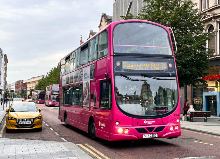 GUIDE | How to use Belfast's pink Metro buses - Urbanist Wanderer